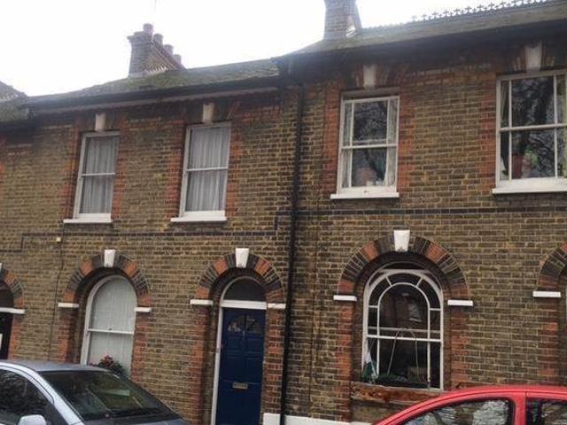 2 bedroom house for rent in Christchurch Road Gravesend DA12
