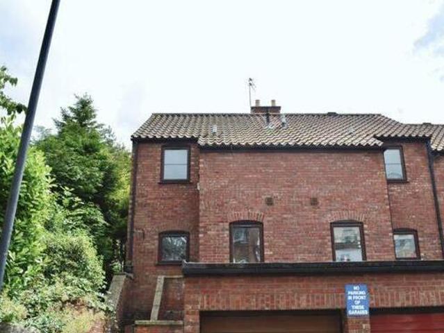 2 Bedroom House For Rent In Clifton