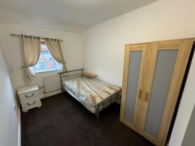 2 bedroom house for rent in Cutler Heights Lane, Bradford, BD4