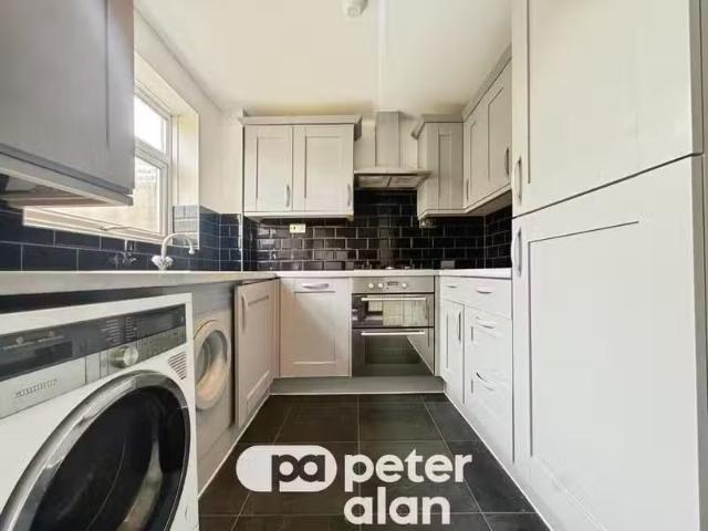 2 bedroom house for rent in Amberley Close, CF23