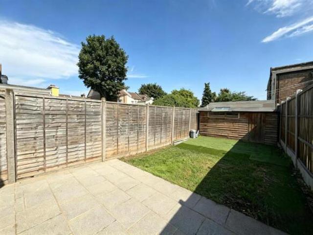 2 bedroom house for rent in Aberdeen Road, N18