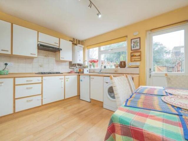 2 bedroom house for rent in Aspen Close, Ealing, W5