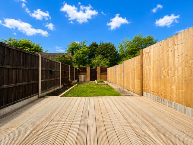 2 bedroom house for rent in Aylesbury Road, Kennington, TN25