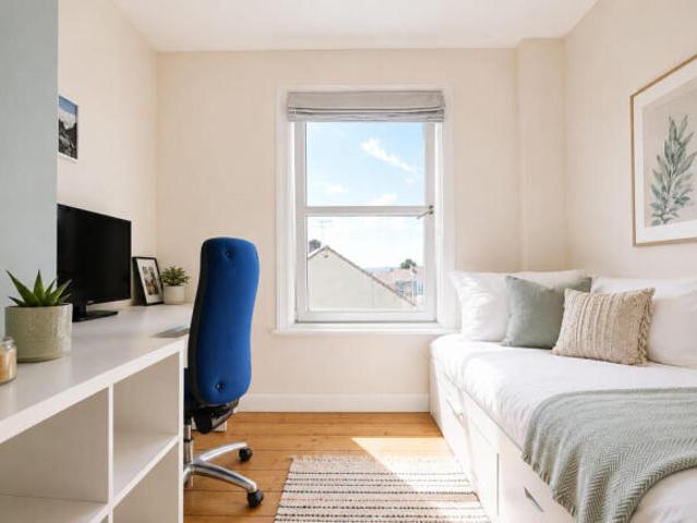 2 bedroom house for rent in Battenburg Road, St George, BS5