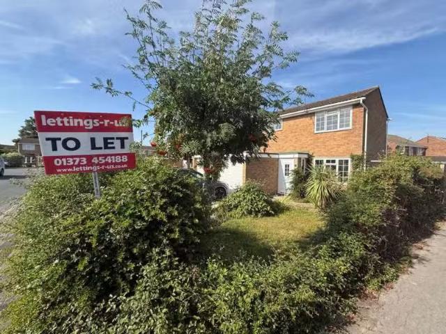 2 bedroom house for rent in Baydon Close, Trowbridge, Wiltshir.