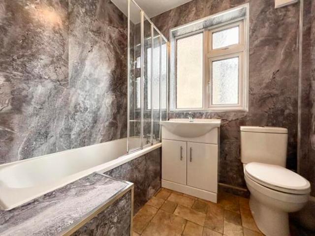 2 bedroom house for rent in Bayly Road, Dartford, Kent, DA1