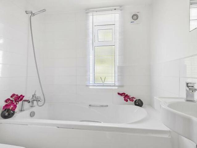 2 bedroom house for rent in Bachelor Gardens, Harrogate, HG1