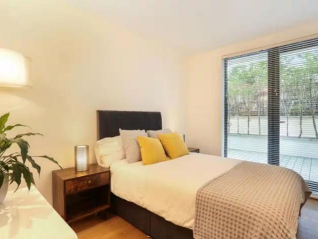 2 bedroom house for rent in Barlby Road, London, W10