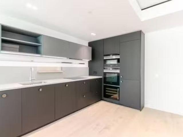 2 bedroom house for rent in BARTHOLOMEW SQ, City, London, EC1A