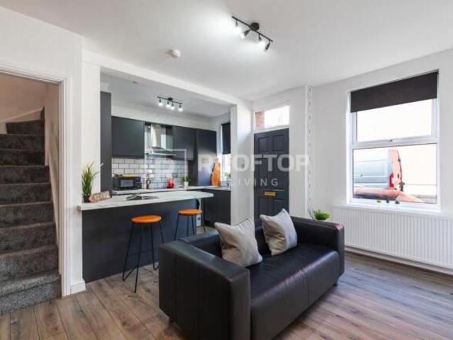 2 bedroom house for rent in Beulah Street, Leeds, LS6
