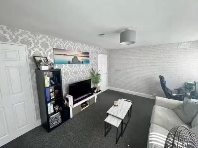 2 bedroom house for rent in Braemar Close, CV2