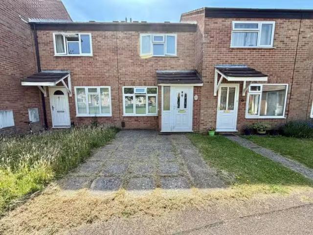 2 bedroom house for rent in Bramshaw Gardens, Muscliff, Bourne.