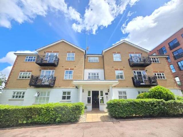 2 bedroom house for rent in Bramwood Court, Southgate, N14