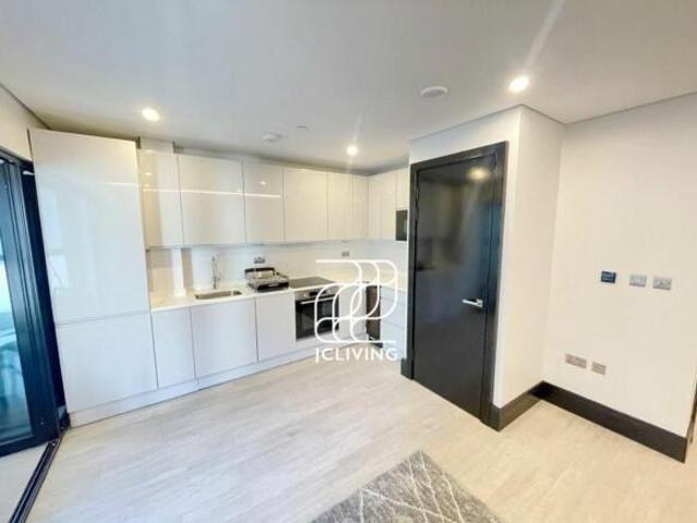 2 bedroom house for rent in Buckle Street, London, E1