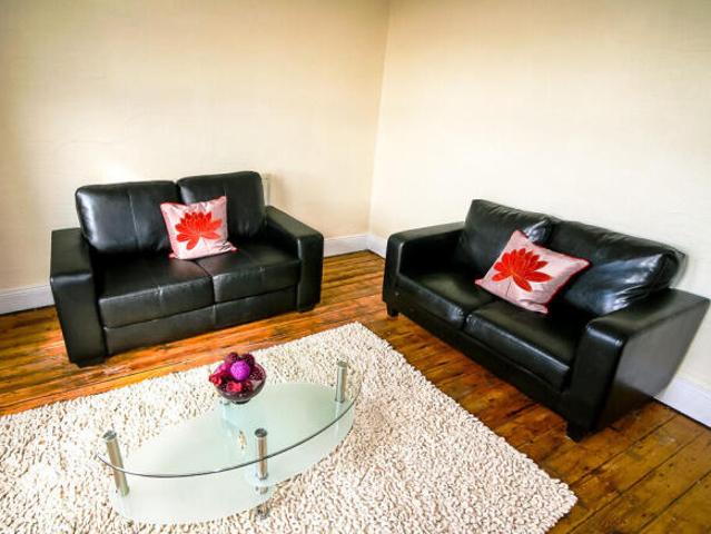 2 bedroom house for rent in BURLEY ROAD, Leeds, LS3