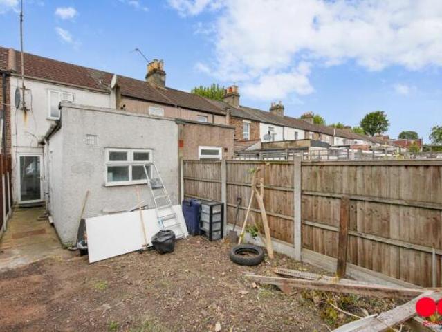 2 bedroom house for rent in Gloucester Road, London, E12