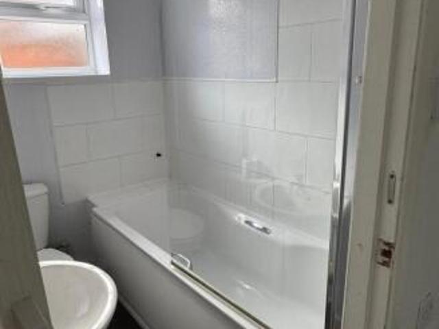 2 bedroom house for rent in Gloucester Street, Hull, HU4