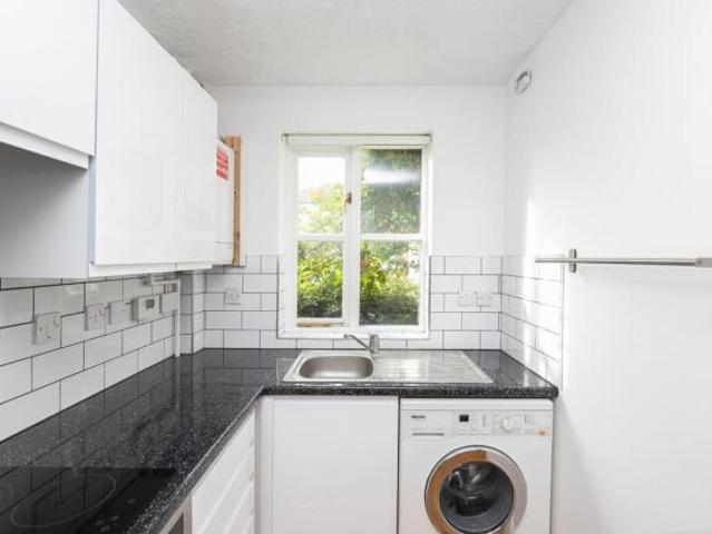 2 bedroom house for rent in Grove End, London, E18