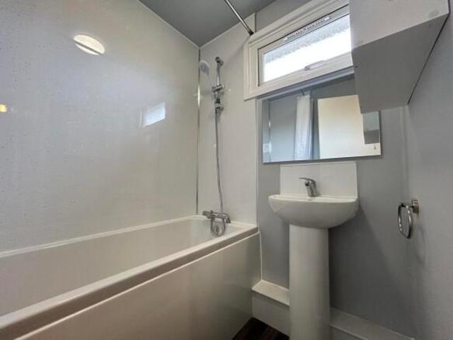 2 bedroom house for rent in Davison Close, LEICESTER, LE5