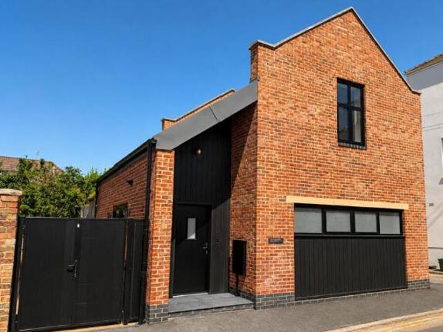 2 bedroom house for rent in Daffodil Street, Cheltenham GL50 2FE, GL50