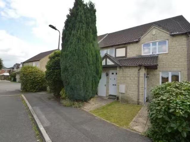 2 bedroom house for rent in Dewfalls Drive, Bradley Stoke, Bri.