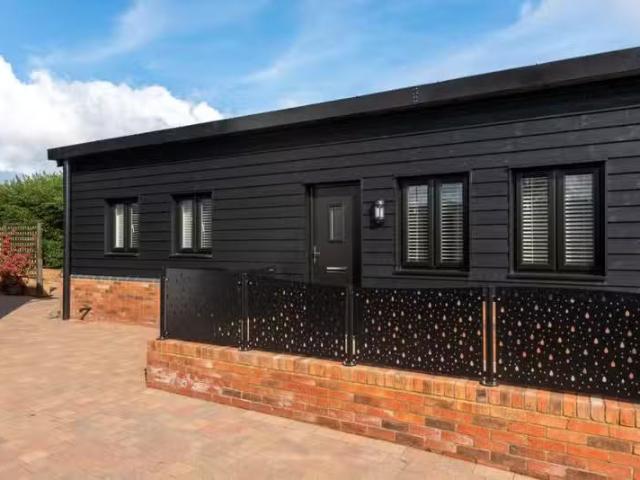 2 bedroom house for rent in Denham, Quainton, Aylesbury, Bucki.