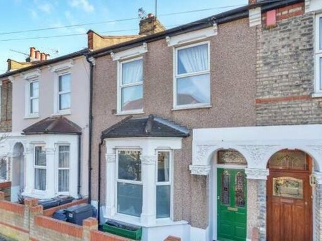 2 bedroom house for rent in Dunkeld Road London SE25