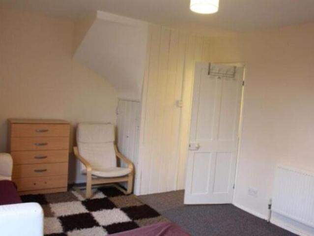 2 bedroom house for rent in Dunkirk, Nottingham, NG7 P1767, NG7