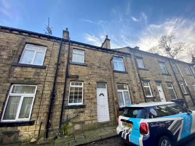 2 bedroom house for rent in Emerald Street, Keighley, West Yor.