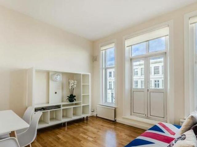 2 Bedroom House For Rent In Earls Court, London