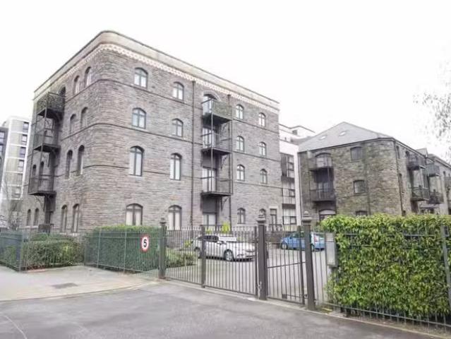 2 bedroom house for rent in Edward England Wharf, Lloyd George.