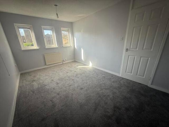 2 bedroom house for rent in Elder Grove, Netherton, HUDDERSFIELD, HD4