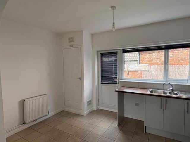 2 bedroom house for rent in Folkestone Street, Hull, HU5