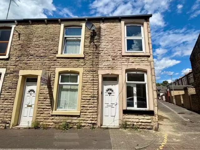 2 bedroom house for rent in Forest Street, Burnley, BB11