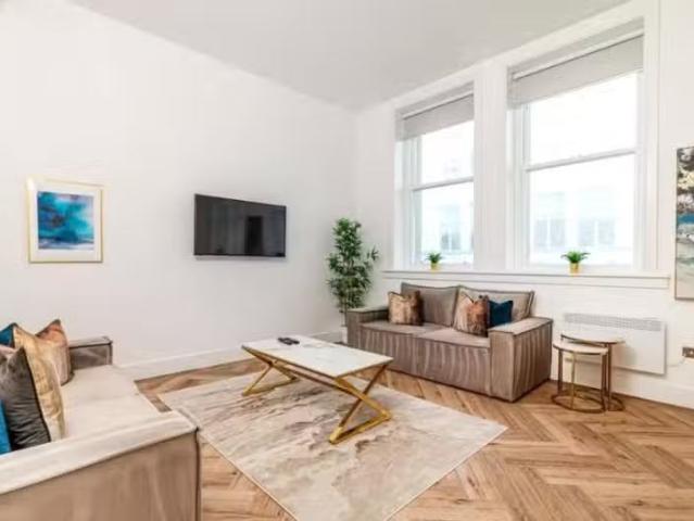 2 bedroom house for rent in Fenwick Street, Liverpool, L2