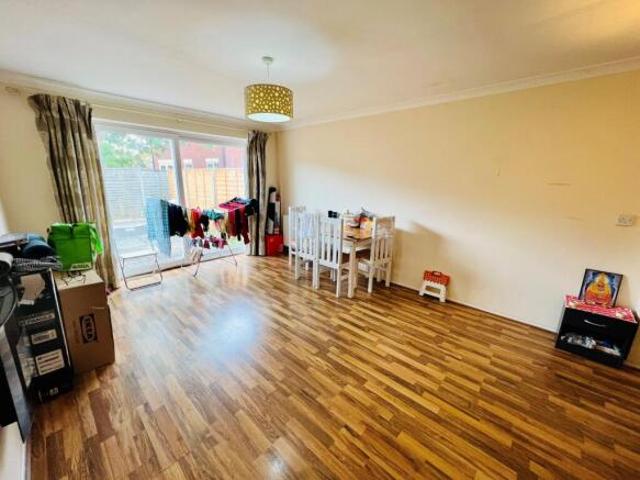 2 bedroom house for rent in Firethorn Crescent, Whitnash, CV31