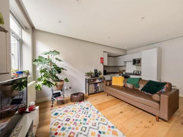 2 bedroom house for rent in Francis Road, Leyton, E10