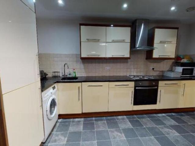 2 bedroom house for rent in Knight Street, Liverpool, L1
