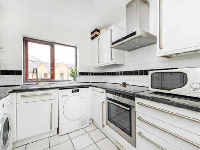 2 bedroom house for rent in Kennet Street, Wapping, E1W