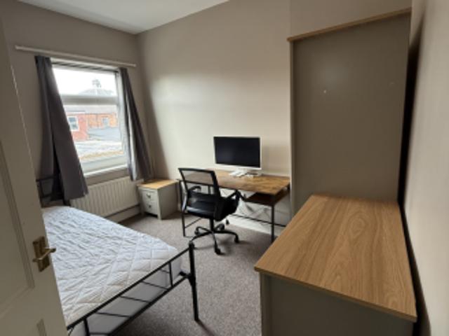 2 bedroom house for rent in Hardy Street, Hull, HU5