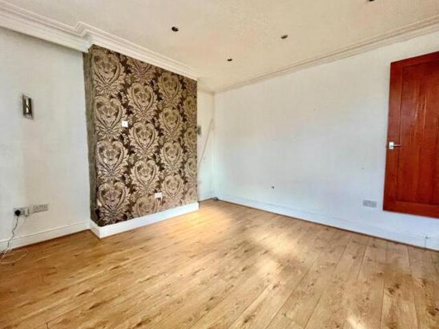 2 bedroom house for rent in Harlech Road, LEEDS, LS11