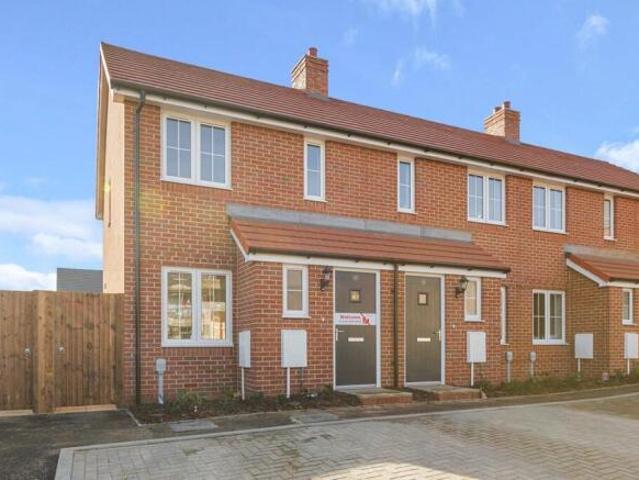 2 bedroom house for rent in Hectare Lane, Gravesend, Kent, DA11