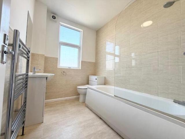 2 bedroom house for rent in Henley View, Leeds, West Yorkshire, LS13