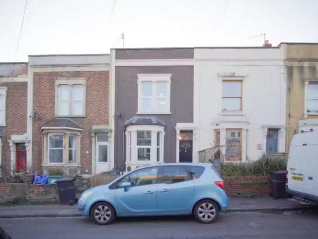2 bedroom house for rent in Heron Road, Easton, BS5
