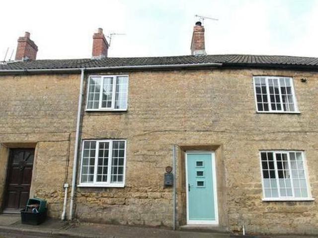 2 bedroom house for rent in Hermitage Street Crewkerne Somerset TA18