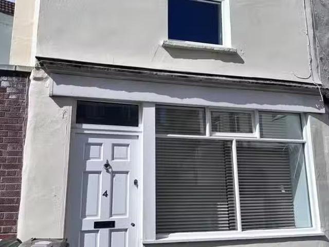 2 bedroom house for rent in Highland Crescent, Bristol, BS8