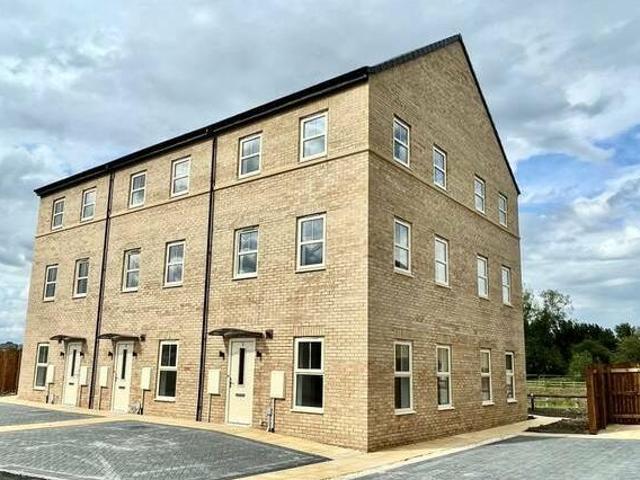 2 bedroom house for rent in Huntingdon Street Castleford WF10