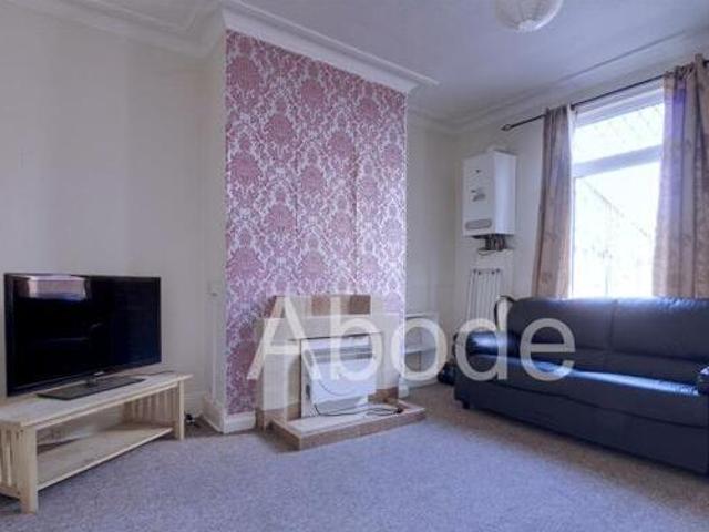 2 Bedroom House For Rent In Hyde Park