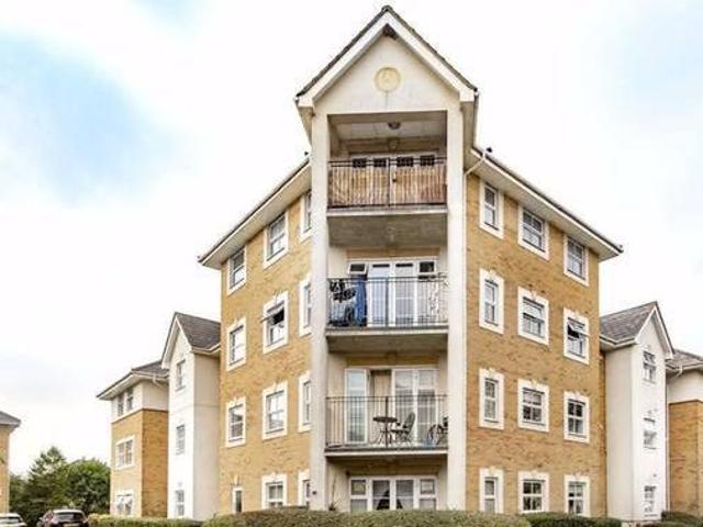 2 bedroom house for rent in International Way Sunbury TW16