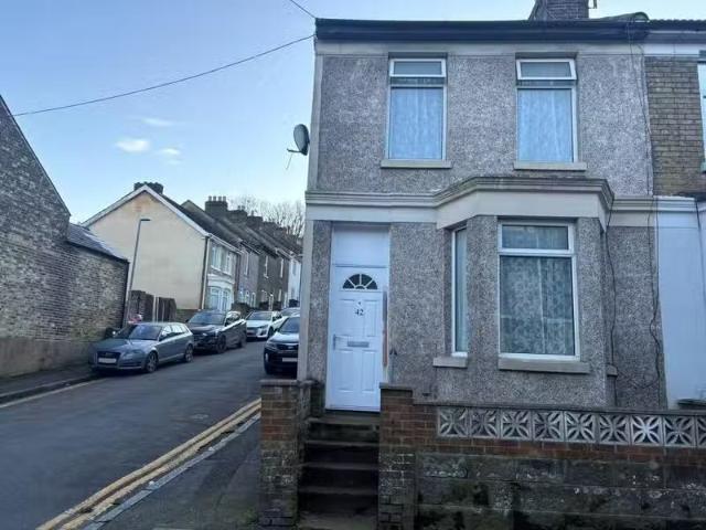 2 bedroom house for rent in Oswald Road, Dover, CT17